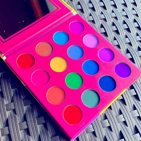 Coloured Raine | Makeup | Coloured Raine Vivid Pigments And Shadows ...